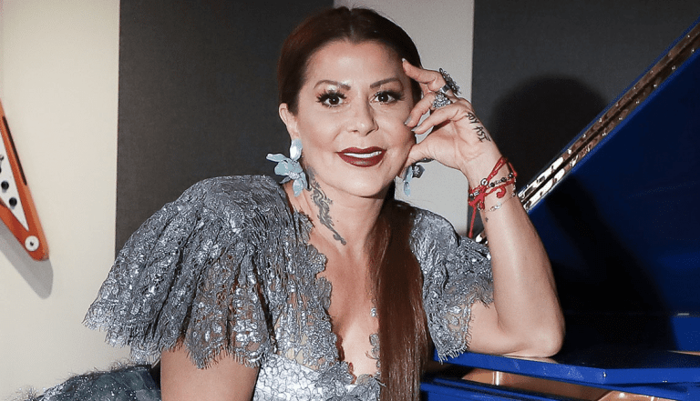 17 Latin Female Singers: The 90s Era that Still Echoes - MicroCosmologist